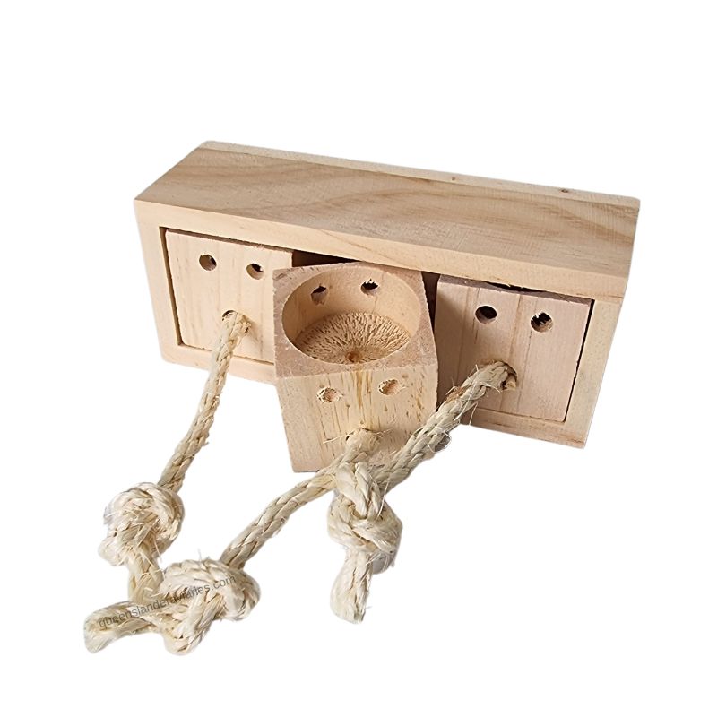 Pull Cube Forager – Queenslander Aviaries